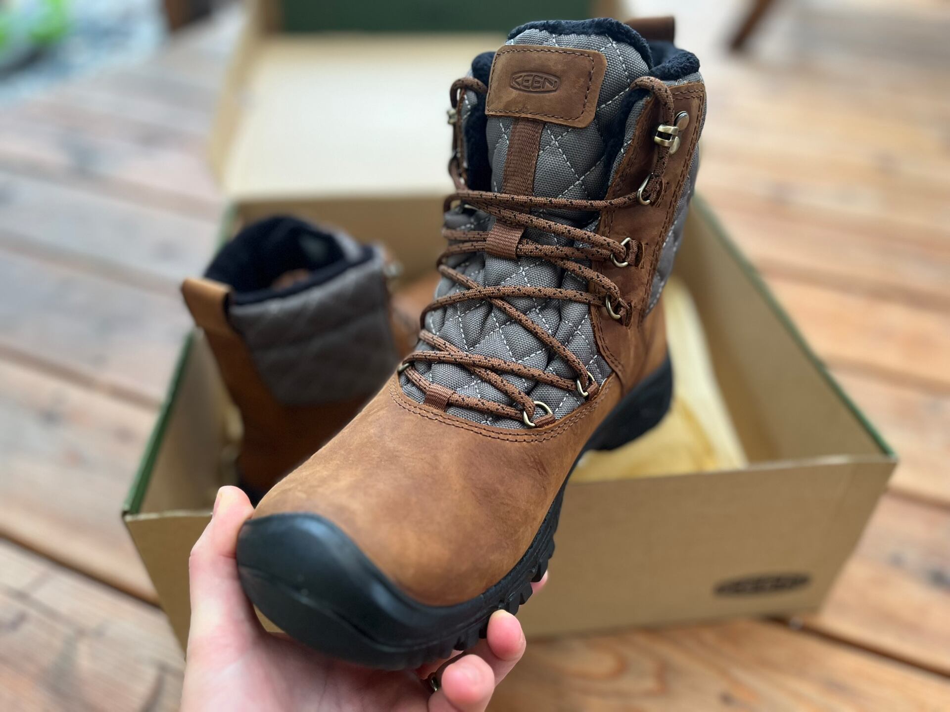 Test dámských zimních bot KEEN GRETA BOOT II WP - Rock Point